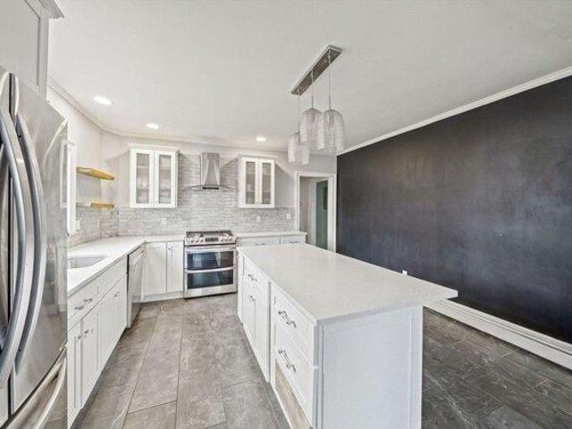 house with 4 bedroom, Quincy MA ES105400855