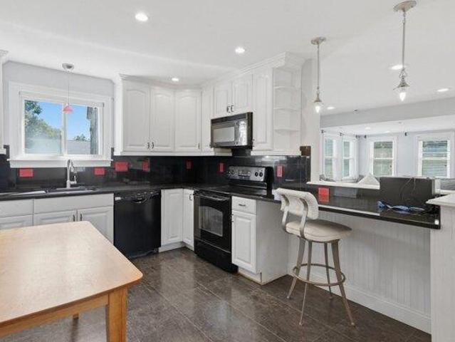 house with 4 bedroom, Quincy MA ES105404498