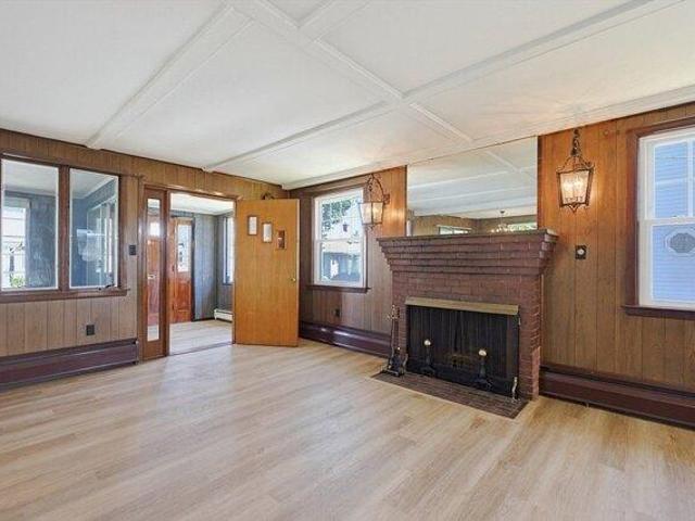 house with 4 bedroom, Quincy MA ES105081268