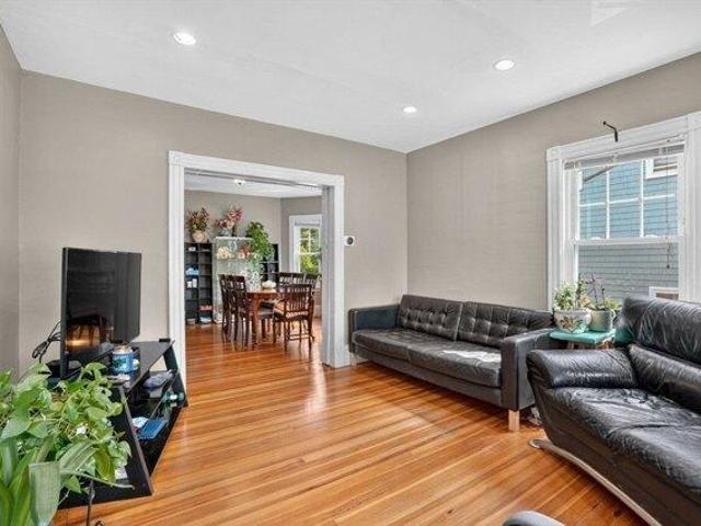 house with 4 bedroom, Quincy MA ES105352956
