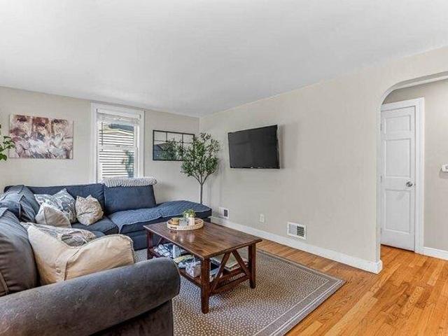 house with 4 bedroom, Randolph MA ES104189620