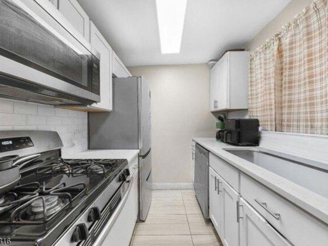 house with 4 bedroom, Rahway NJ DLS102560123