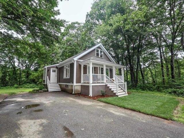 house with 4 bedroom, Raymond NH DS104297648