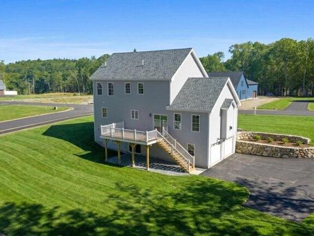 house with 4 bedroom, Raymond NH ES104757338