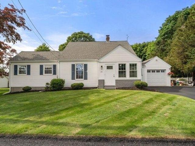 house with 4 bedroom, Raynham MA DS104148271