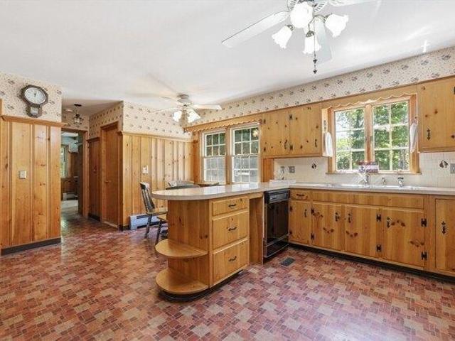 house with 4 bedroom, Raynham MA ES104009084