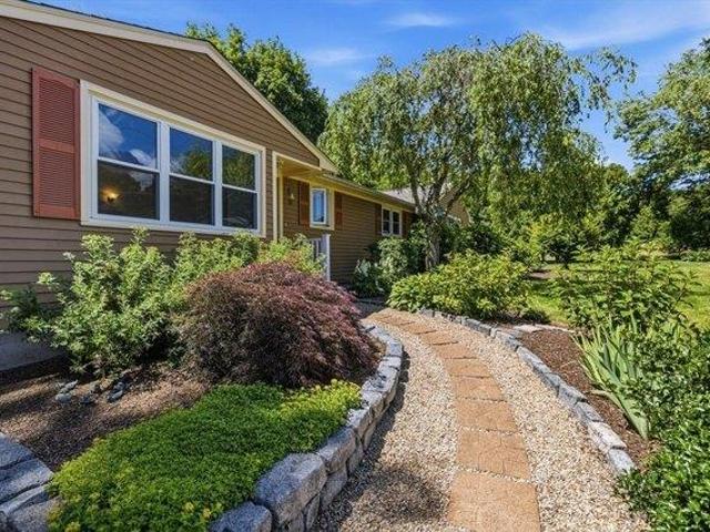 house with 4 bedroom, Raynham MA ES105143013