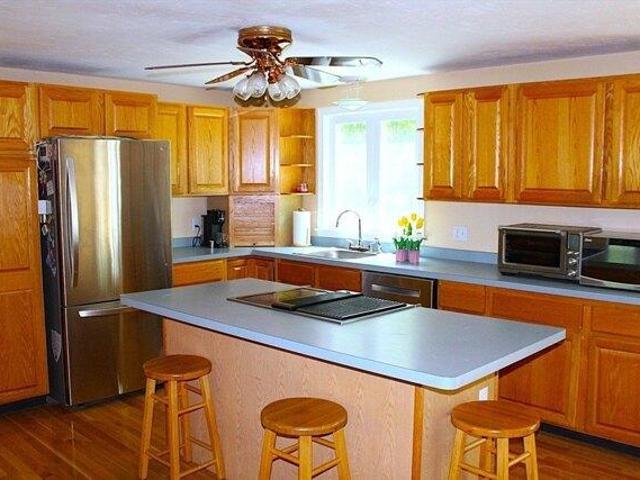 house with 4 bedroom, Raynham MA ES105143988