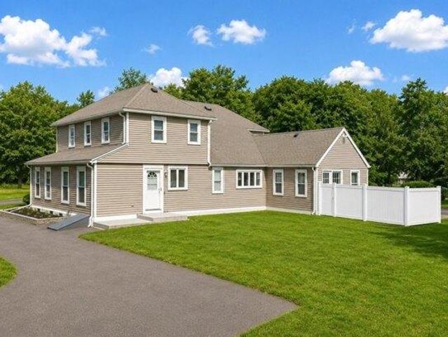 house with 4 bedroom, Raynham MA ES105173521