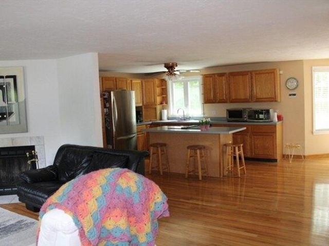 house with 4 bedroom, Raynham MA ES103663576