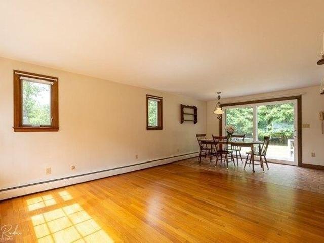 house with 4 bedroom, Raynham MA ES103806727