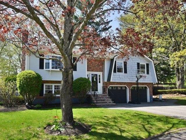 house with 4 bedroom, Reading MA DLS102088863