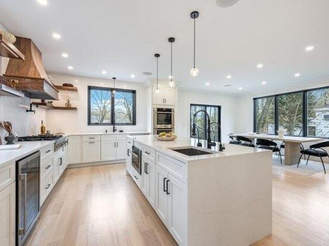 house with 4 bedroom, Reading MA DLS102090328