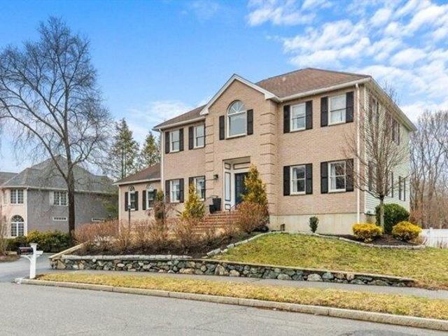 house with 4 bedroom, Reading MA DLS102279013