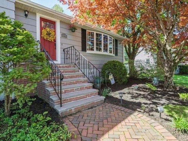 house with 4 bedroom, Reading MA DS103247850