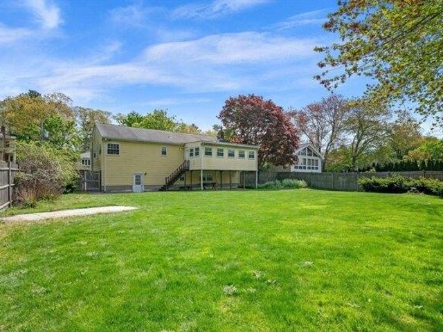 house with 4 bedroom, Reading MA ES104008155