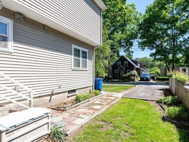 house with 4 bedroom, Reading MA ES104045730