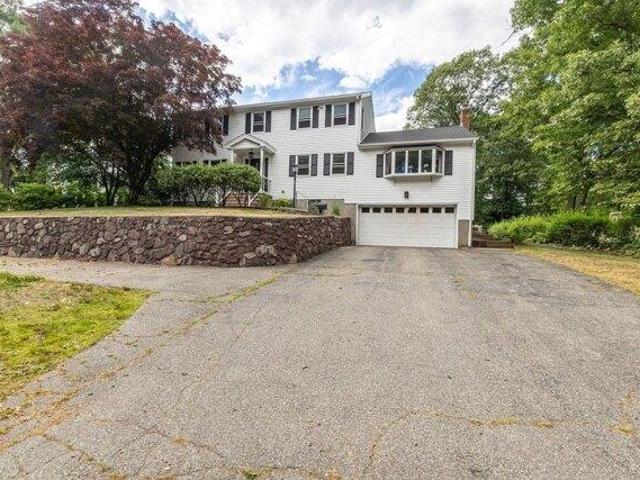 house with 4 bedroom, Reading MA ES104834526