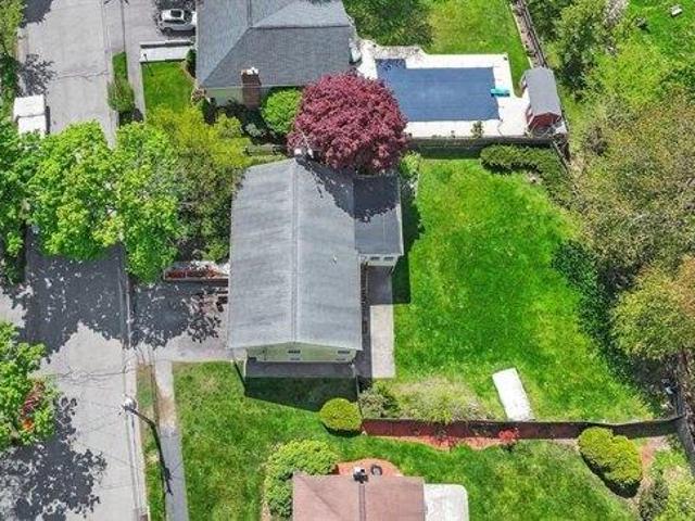 house with 4 bedroom, Reading MA ES103224236