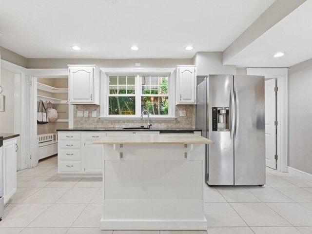 house with 4 bedroom, Reading MA ES103250280