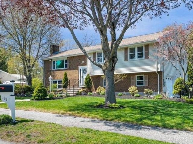 house with 4 bedroom, Reading MA ES103807855