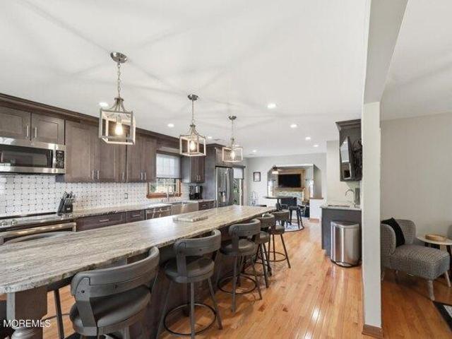 house with 4 bedroom, Red Bank NJ DLS102560451