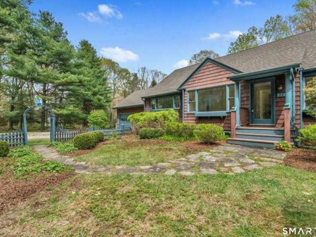 house with 4 bedroom, Redding CT DLS102063464