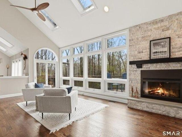house with 4 bedroom, Redding CT ES104114699