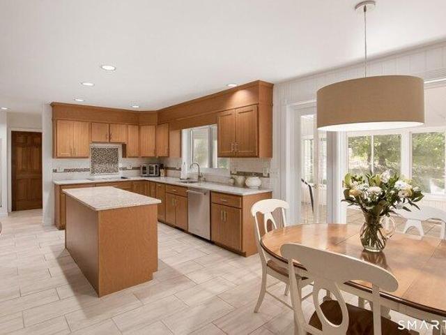 house with 4 bedroom, Redding CT ES104152227