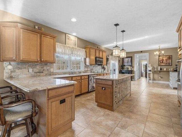 house with 4 bedroom, Rehoboth MA ES103222397