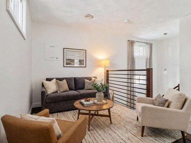 house with 4 bedroom, Revere MA ES103619601