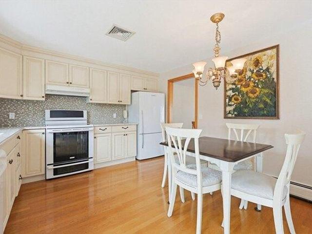 house with 4 bedroom, Revere MA ES103037013