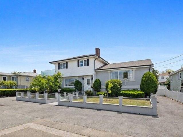 house with 4 bedroom, Revere MA ES104757347