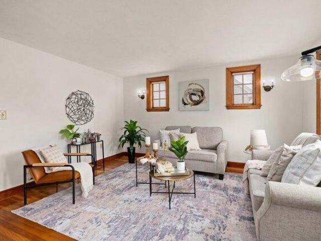 house with 4 bedroom, Revere MA ES104333053