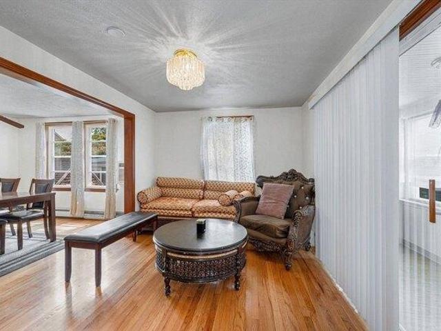 house with 4 bedroom, Revere MA ES105107718