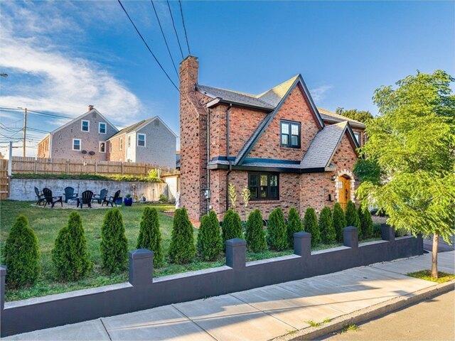 house with 4 bedroom, Revere MA ES105202659