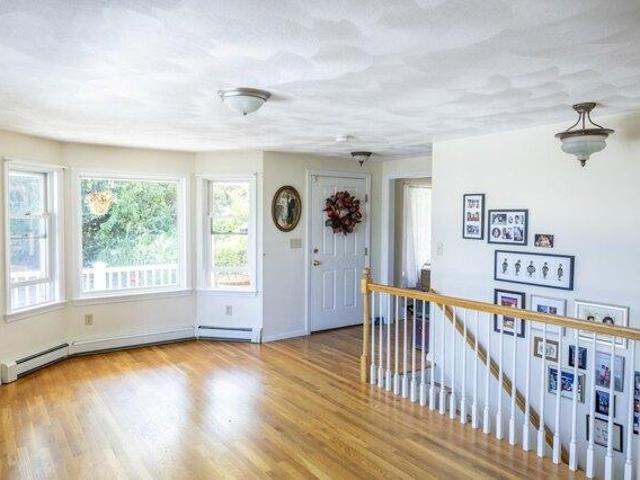 house with 4 bedroom, Revere MA ES105352626