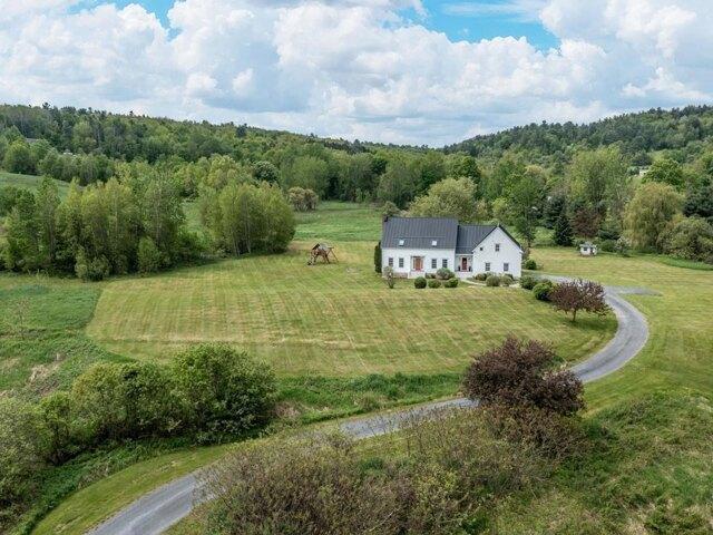 house with 4 bedroom, Richmond VT DLS103071266