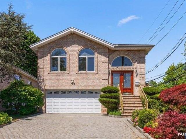 house with 4 bedroom, Ridgefield NJ DLS102281474