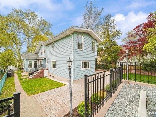 house with 4 bedroom, Ridgefield NJ DLS102284000