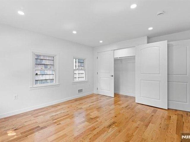 house with 4 bedroom, Ridgefield Park NJ ES105208113