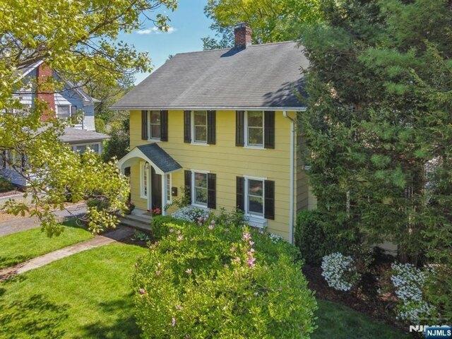 house with 4 bedroom, Ridgewood NJ DLS102254205
