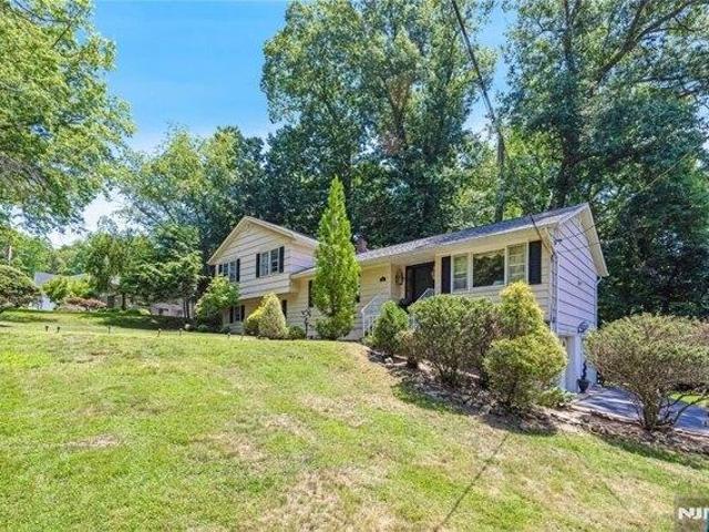 house with 4 bedroom, River Vale NJ ES104445648