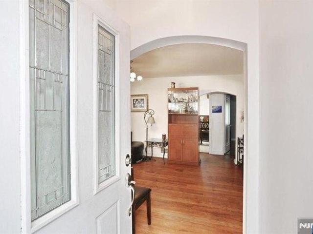 house with 4 bedroom, River Edge NJ ES104834292