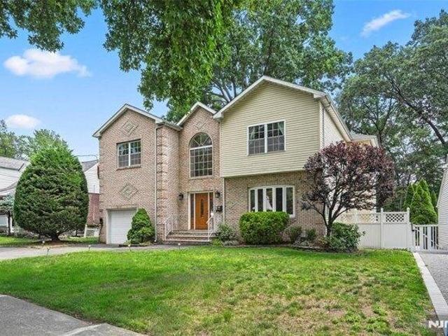 house with 4 bedroom, River Edge NJ ES104849783