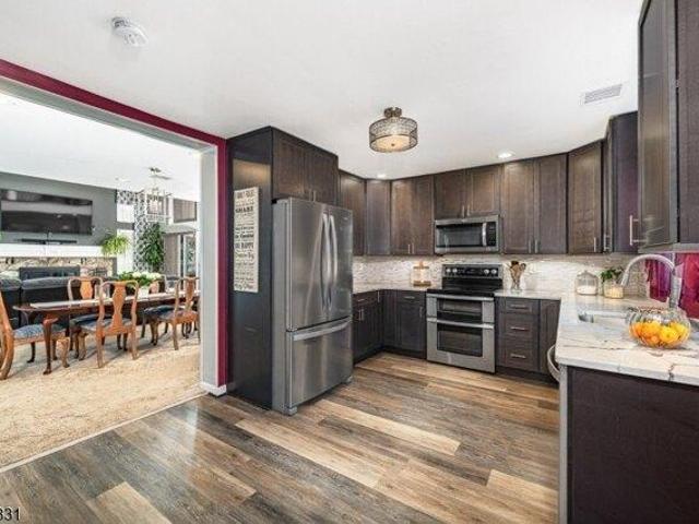 house with 4 bedroom, Rochelle Park NJ DLS101706819