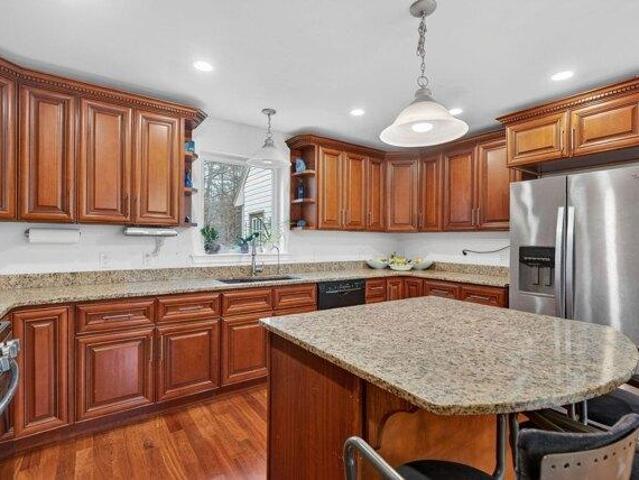 house with 4 bedroom, Rochester NH ES102825852