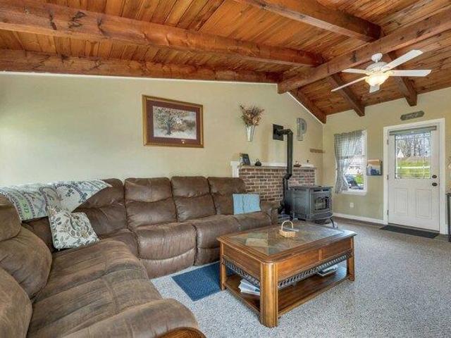 house with 4 bedroom, Rochester NH ES102827562