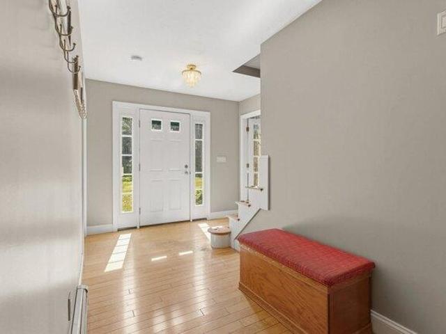 house with 4 bedroom, Rochester NH ES103849206