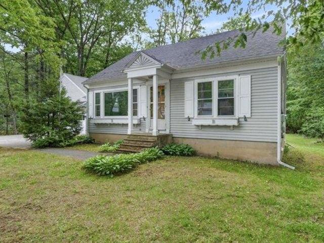 house with 4 bedroom, Rochester NH ES103929511